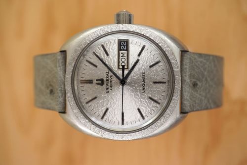 Universal Geneve - UniQuartz: Early Quartz Beta21++, AccuQuartz Day ...